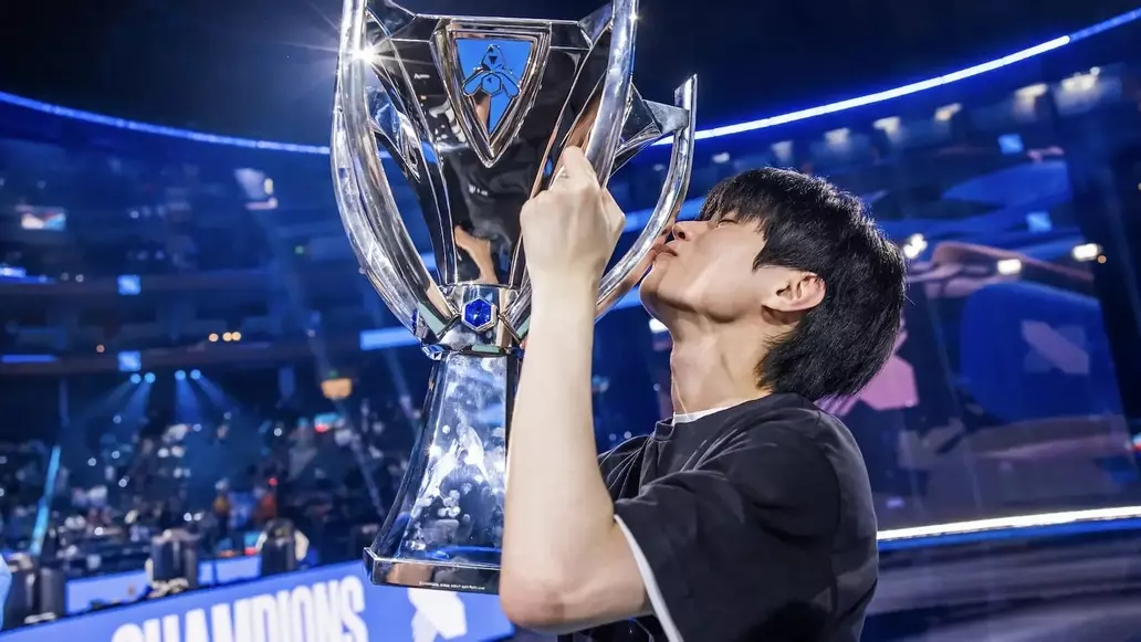 Riot Axes Prize Money from Major League Tournaments - CrunchSports ...