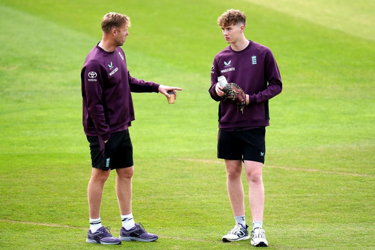Flintoff’s Hundred Hopes Dashed by Injury - Crictips - The World's ...